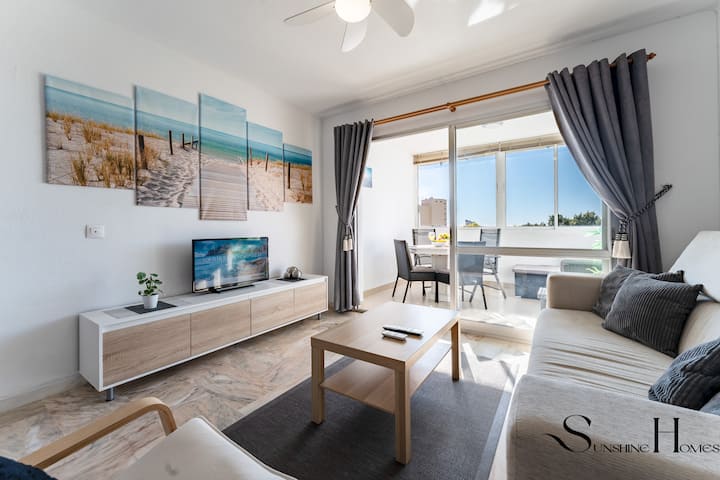 Seaview Retreat Apartment With Pool - Torremolinos