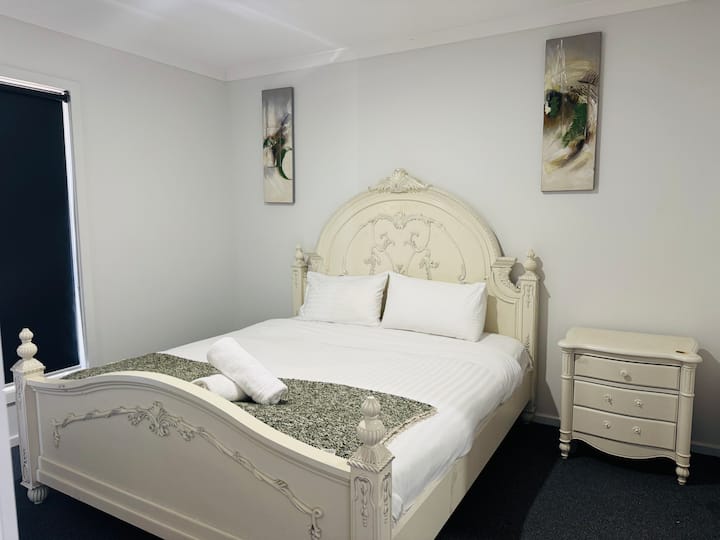 20%off Monthly 4b Getaway Close To Tarneit Station - Caroline Springs