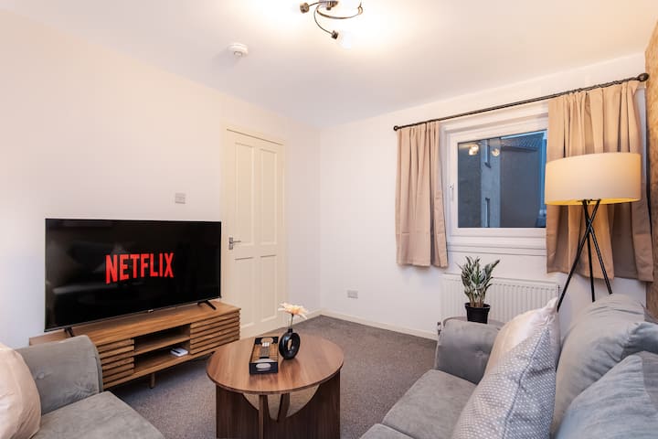 Pitcairn Residence-3bedroom House-by Holiday Homes - Falkland Palace & Garden