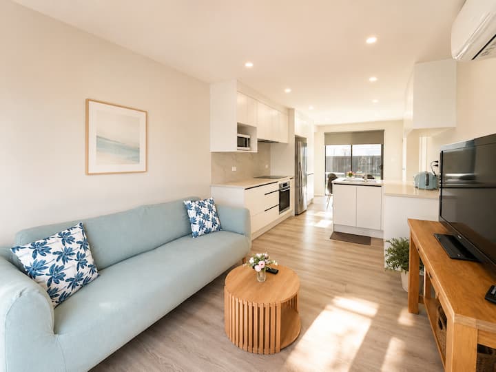 Sunshine Retreat | Brand-new 4br Close To Airport - Auckland