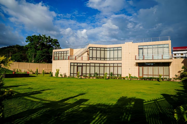 Hill Side Lake Haven - Yelagiri