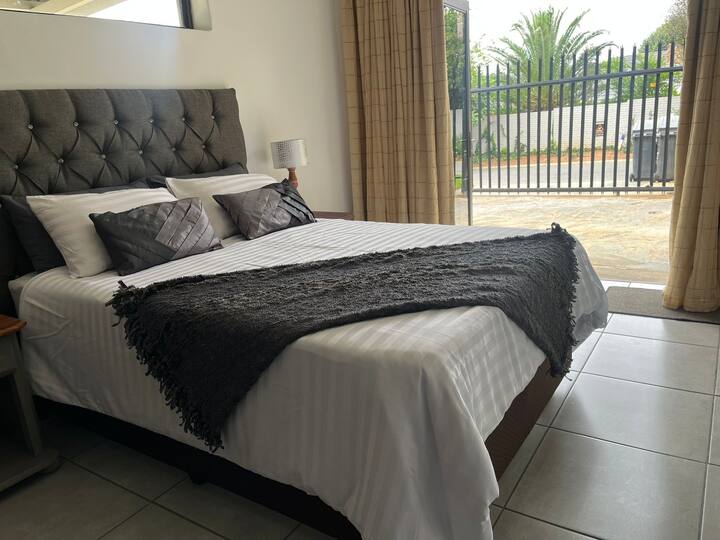 Modern Garden Studio | Backup Power & Water - Johannesburg