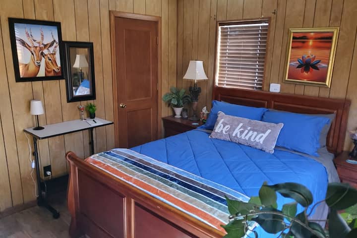 Airport Mtn Suite: 1 Bed•hot Tub•cozy Cabin Feel - Maryville, TN
