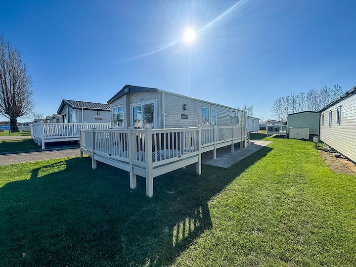 Caravan With Decking In Hunstanton Ref 23007w - Hunstanton