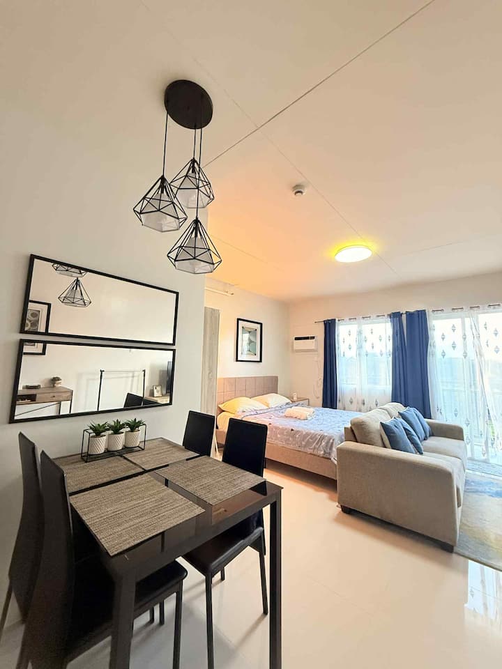 Top-floor Deluxe Suite | Safe & Cozy, Near Airport - Puerto Princesa