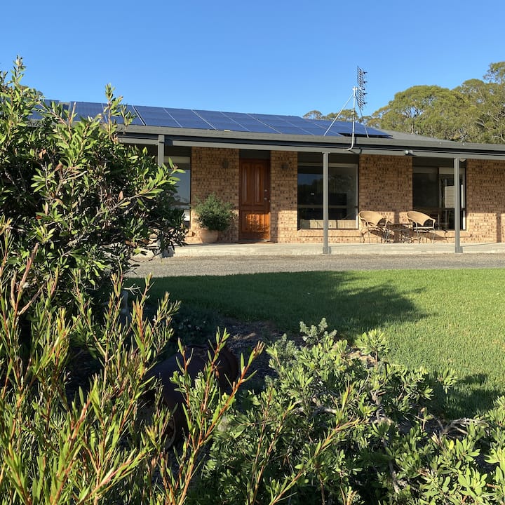 Couples Coast & Country Home - 貝里