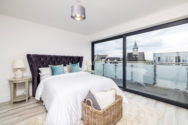 Penthouse 1 Bed Top Floor Apartment With Sea View - Donabate