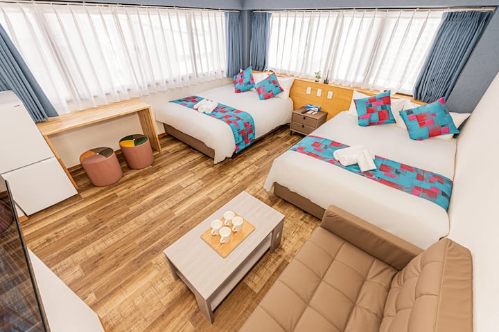 3f、有電梯，jr御徒町徒歩５分 アメ横徒歩7分 上野駅から電車２分 ダブルベッド２つ エレベーター - Ueno