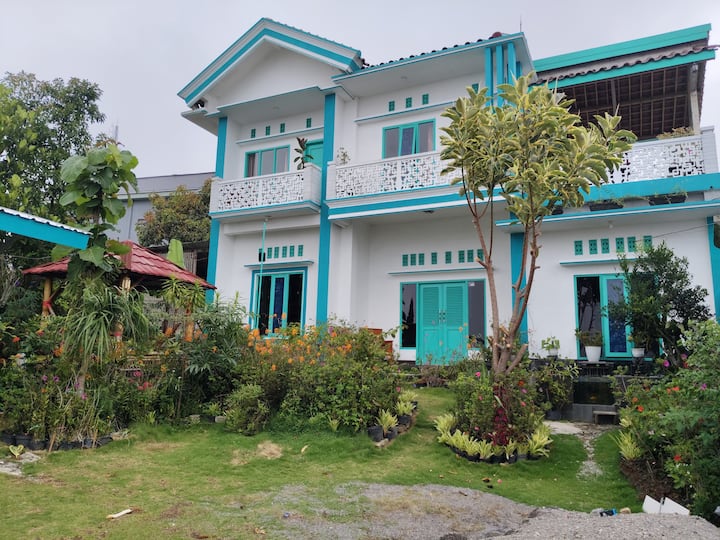 Villa Dihyan
Ketenangan Dekat Telaga Sarangan - Magetan