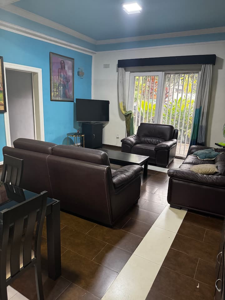 Cosy 3bedroom Close To City Center. - Kinshasa