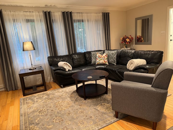 Centrally Located Dixiego Station 1 Bedroom 1 Bath - Mississauga