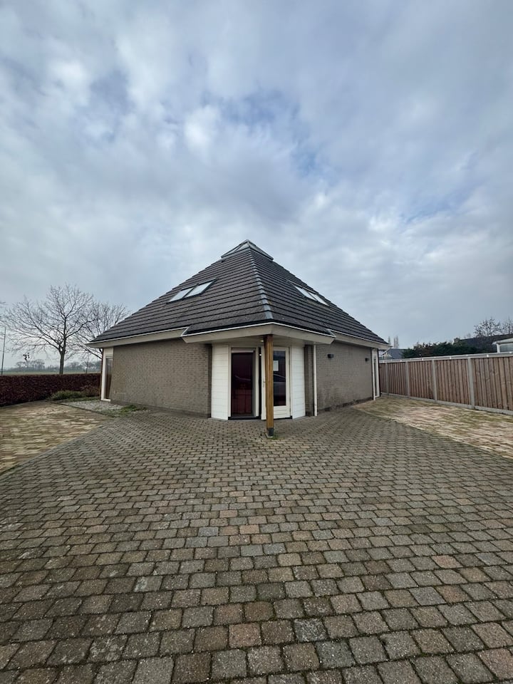 Expats House Lage Zwaluwe - Dordrecht