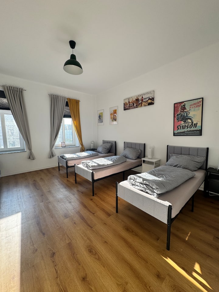 Moderne 100qm Wohnung Mit Großzügigen Balkon Für 6 - Dresden