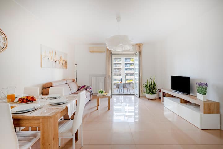 Guesthost - Le Vele Apartment With Balcony - Bari