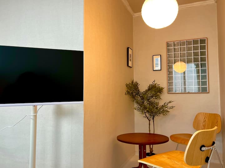 동대구역, 대구역, 동성로, 교동도보, 대구중심부,넷플릭스, 호텔침구, 칠성시장, 포차거리 - Daegu