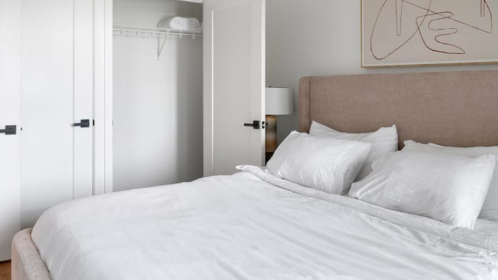Landing | Amazing 1bd, Pool, Courtyard - Washington, D.C.