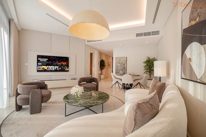 High Floor Luxury Redefined W/canal View - Dubai