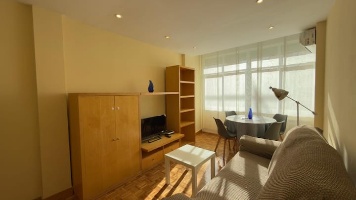 Spacious And Comfortable Three-bedroom Flat - Madrid