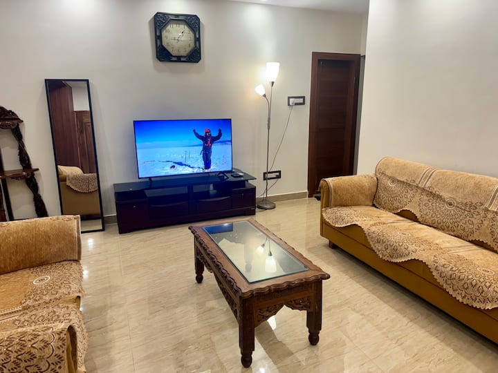 Premium 2bhk-tv-wifi-ups-ac-washinmachine-jp Nagar - Bangalore