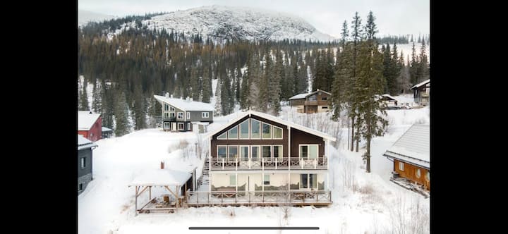 Stor Och Mysig Stuga Med Unikt Ski-in/out Läge - Åre