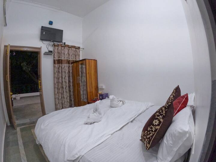 Kaashi Villas - Room 1 - Mughalsarai
