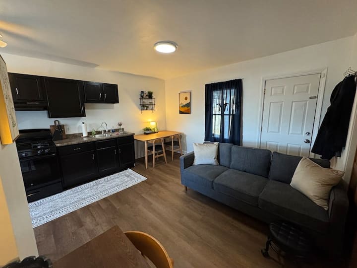 Cozy Home In Rockford - Rockford, IL