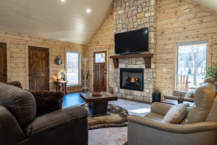 Riverfront Retreat | Beach, Fishing & Trails - États-Unis