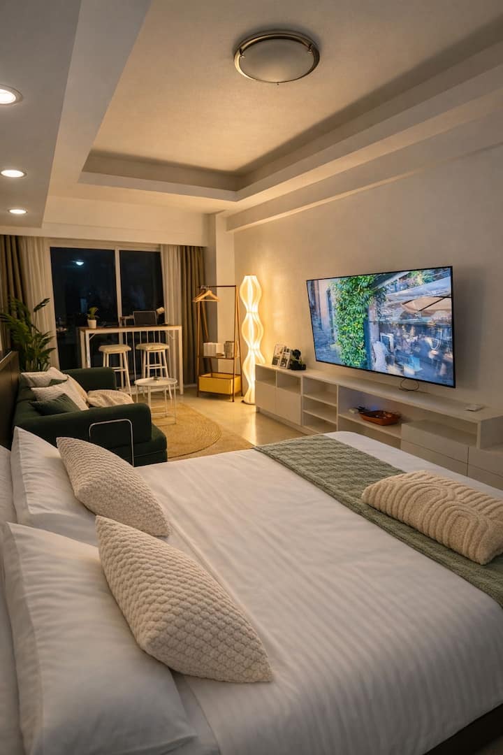 Wind Residence | Taal View | Premium | High Floor - Amadeo