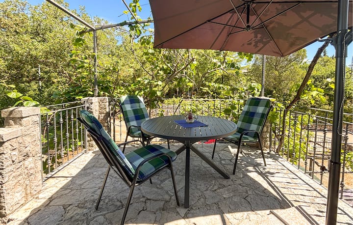 1 Bedroom Lovely Apartment In Pinezici - Krk