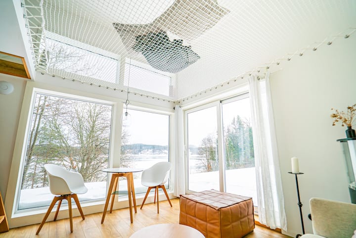 Lakefront Tiny House By Gothenburg | Loft & Jetty - Göteborg Landvetter Airport (GOT)