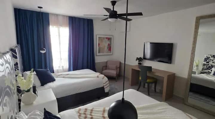 Suite 9 - Miami Beach, FL