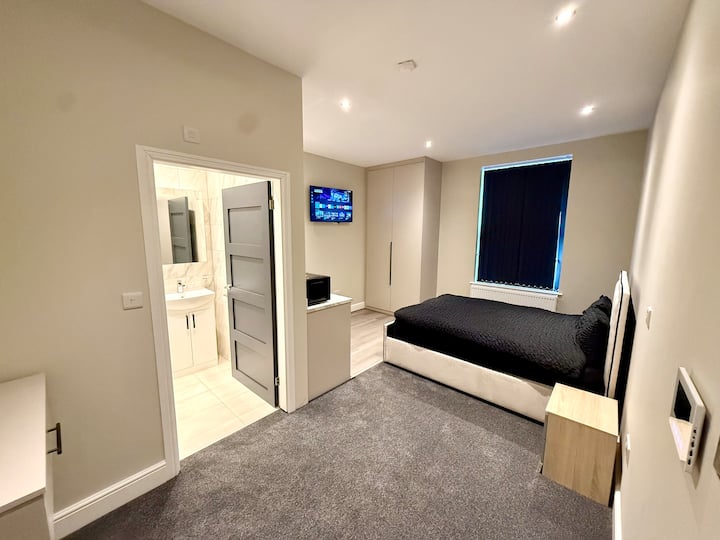 Stylish Front Studio With En-suite | 1st Floor - Ilkley