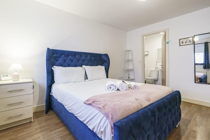 Spacious 2 Bed In City Centre | Gym And Parking - Belfast