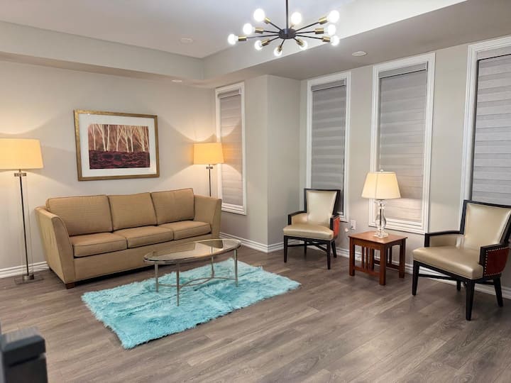 Warm & Cozy 3br Retreat - Bradford, ON, Canada