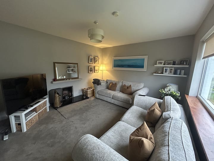 Cosy Coastal Home Near Dart & Seafront - Malahide