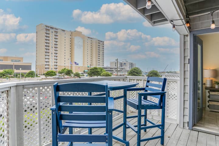 Seas The Stay - Virginia Beach, VA