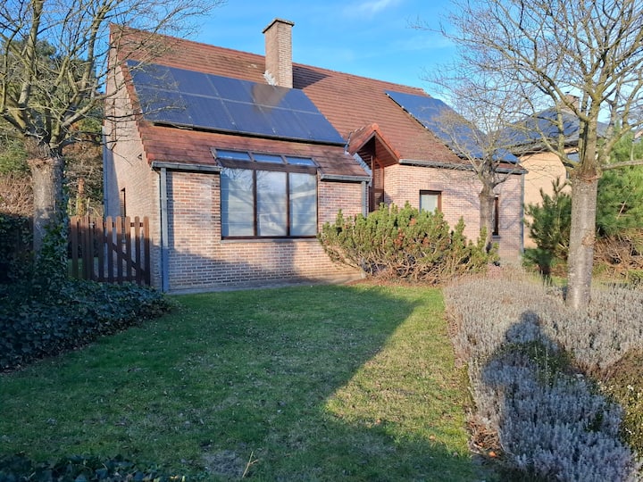 Ruime Woning Met Tuin In Aarschot–3 Slk, 5 Bedden - Aarschot