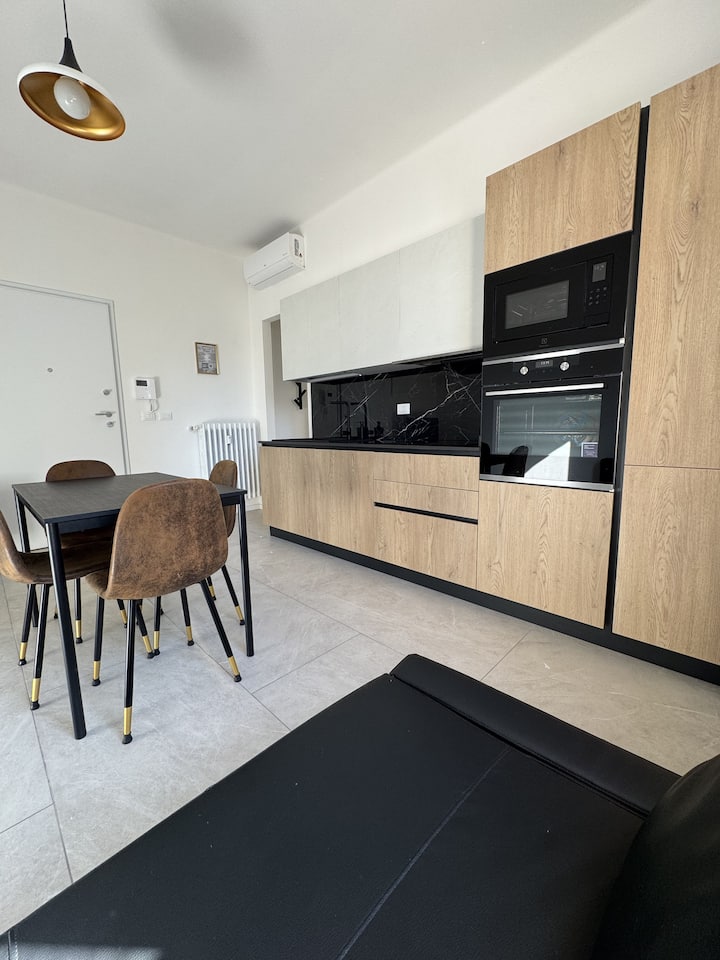 Emilia 89 - Luminoso Appartamento Ristrutturato - Castel San Pietro Terme