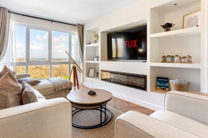 St Michaels+view+lux Coastal Stay+cinema Lounge - Penzance