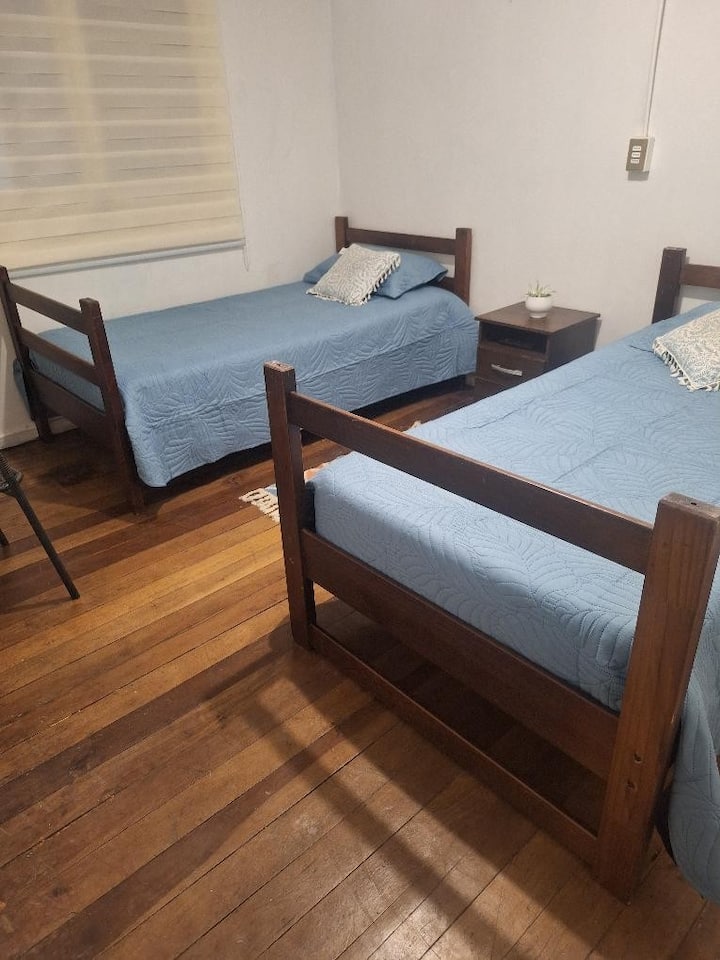 Arriendo Habitación Doble 
Casa Lucila. - Vicuña