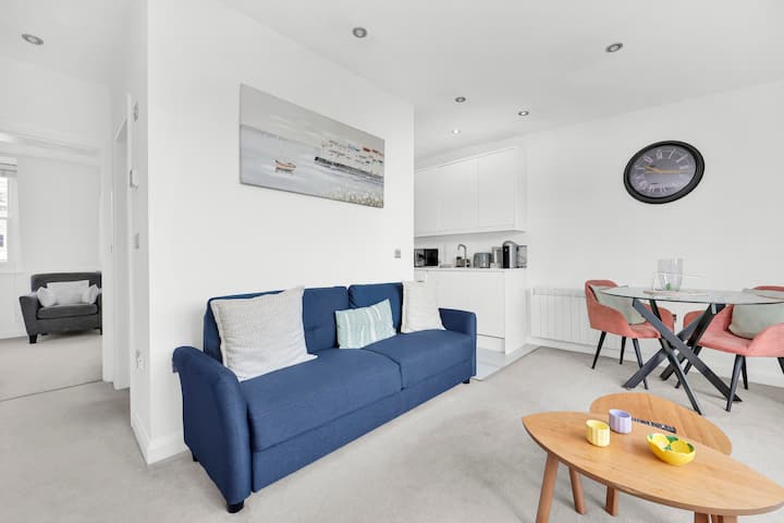 Shoreditch Apt W/ Balcony - 1br On Brick Lane - London