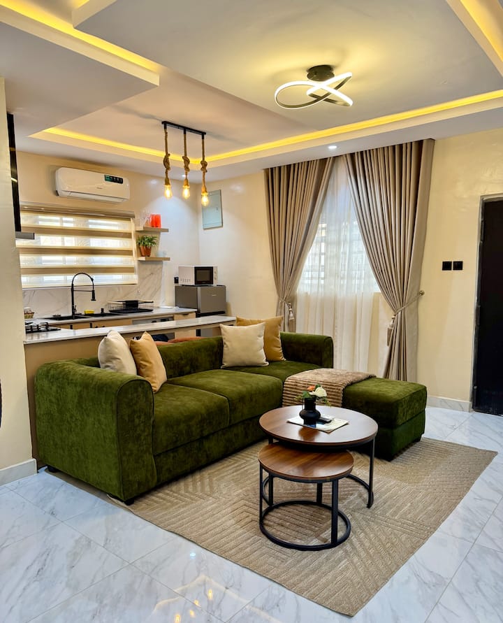 Haven 13: Cozy Retreat In Allen - Lagos