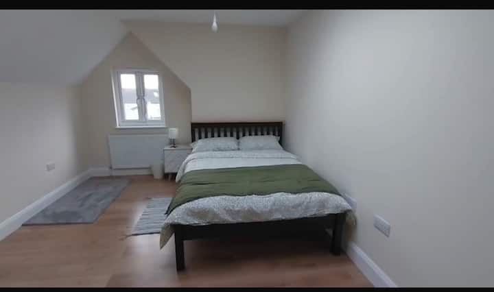 4-bed Home Sleeps 6. Ideal For Families & Groups - チャタム