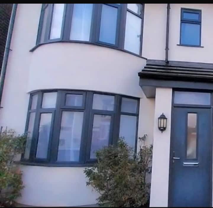 4-bed Home Sleeps 6. Ideal For Families & Groups - Chatham
