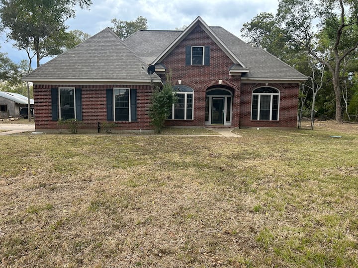 Country Home Near Sienna - Sandy Point, TX
