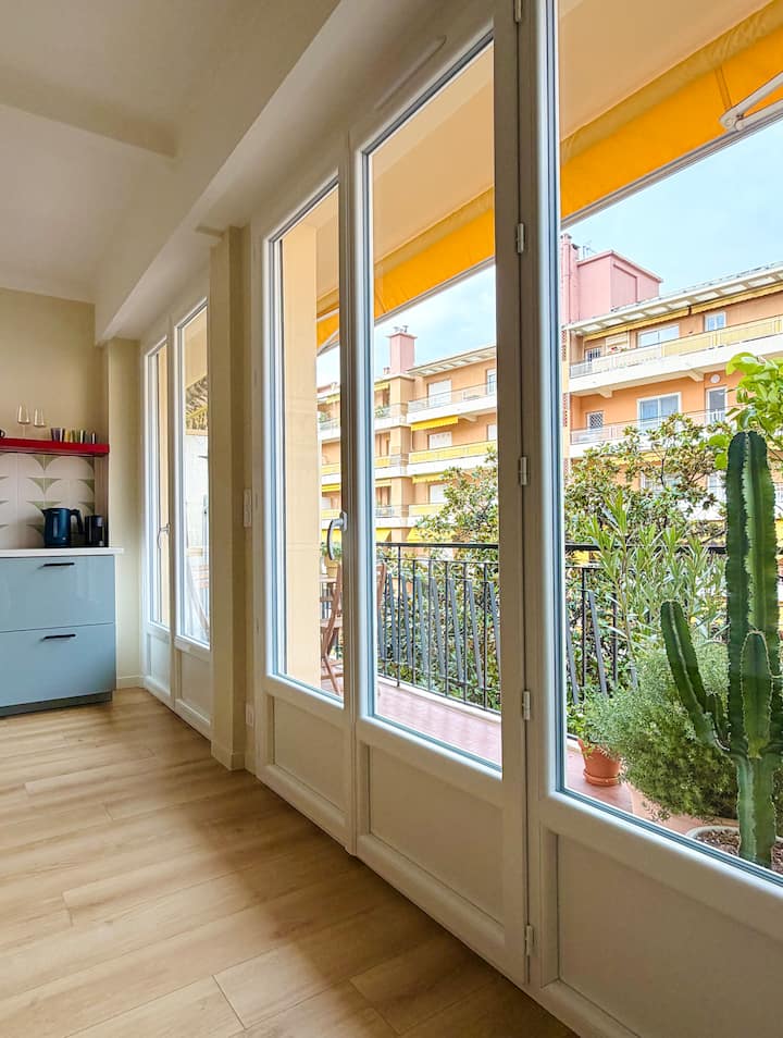 Sunny Cozy Escape - Menton