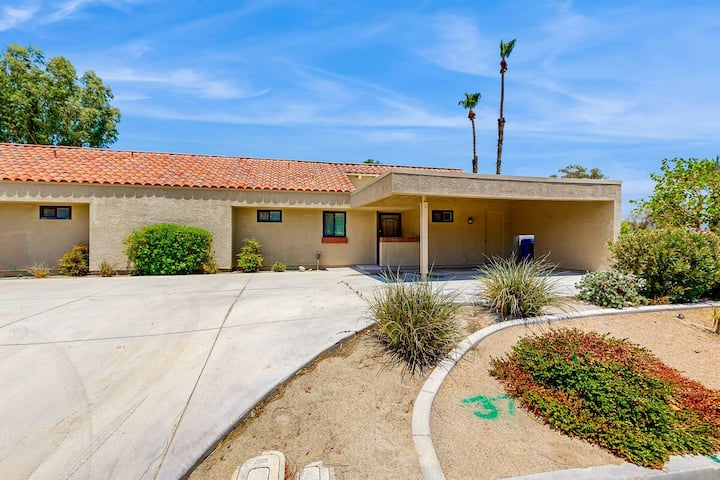 Hip 2br 1st-floor | Patio | Pool - Palm Desert, CA