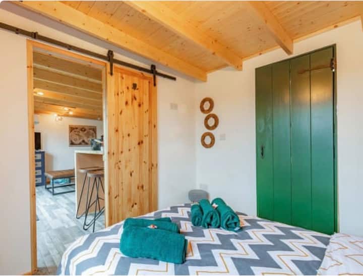 Holly's Hidden Hideaway - Kent