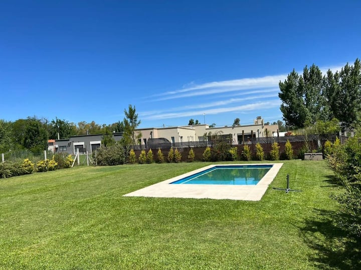 Casa De Alquiler Temporal En Mercedes - Mercedes