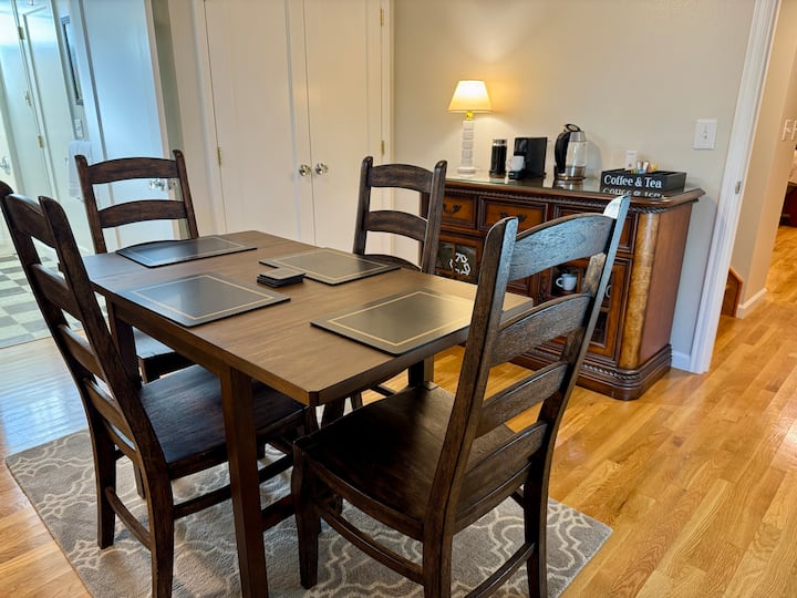 Bright & Spacious Garden-level Suite Near Downtown - Port Angeles, WA